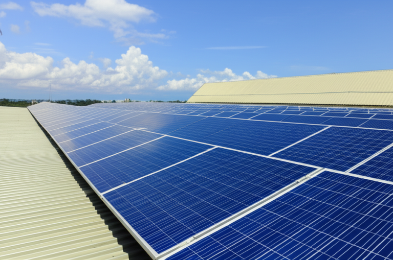 Panel Surya untuk Gedung Pemerintahan di Balikpapan
